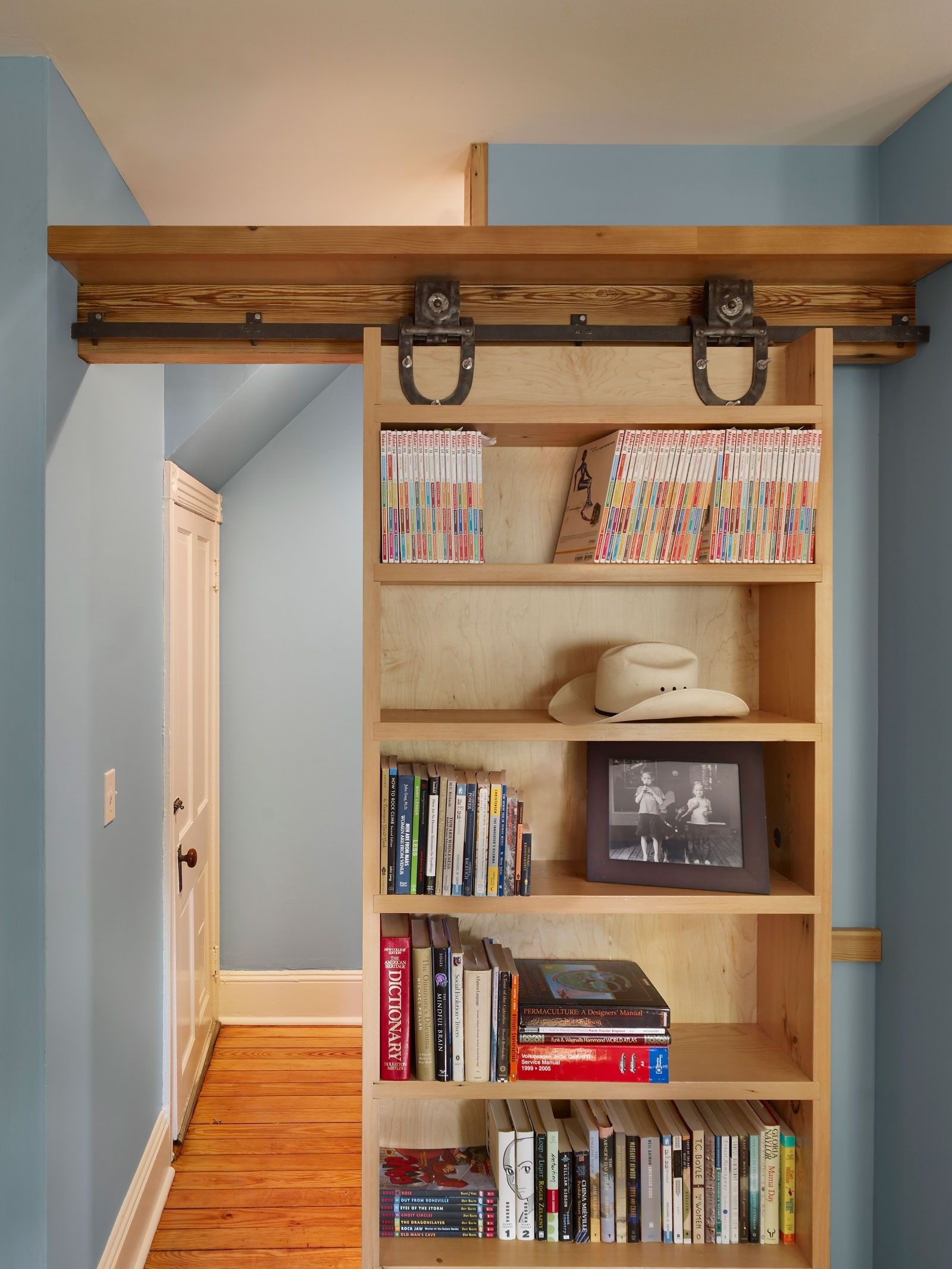 Bookcase With Sliding Doors Image To U