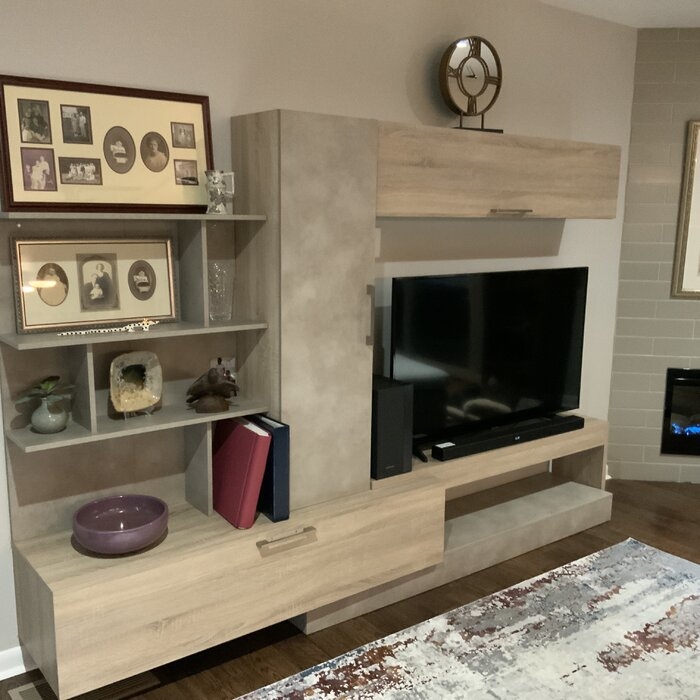 Malinowski entertainment center store